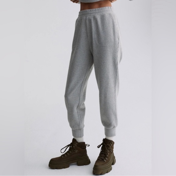 Varley | Pants & Jumpsuits | Varley Russell Cord Classic Cut Textured ...